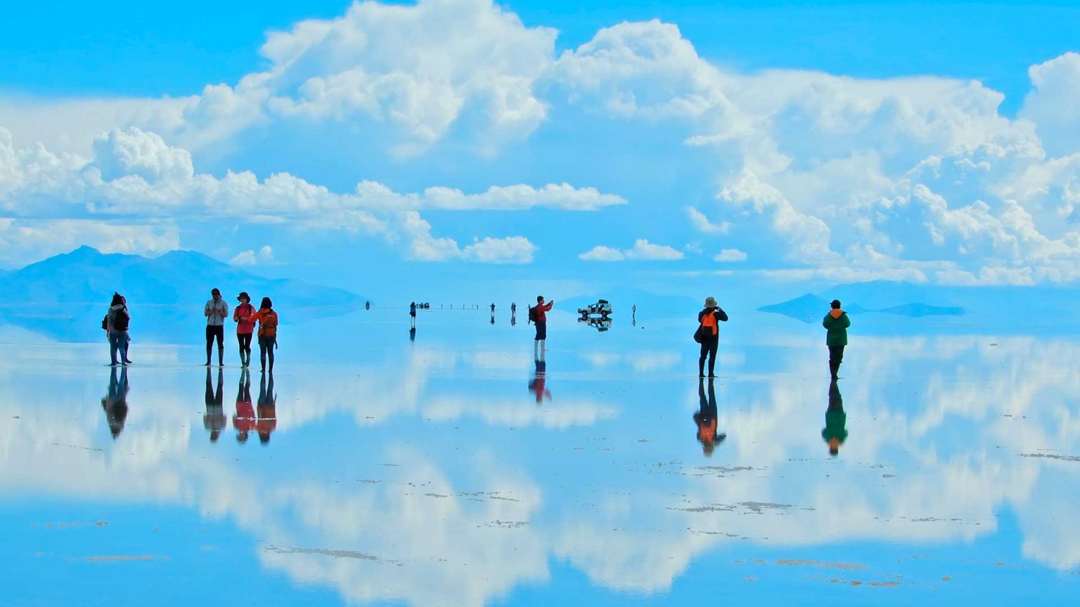 Salar de Uyuni, el impresionante desierto de sal en Bolivia ... Salar de Uyuni, el impresionante desierto de sal en Bolivia ...